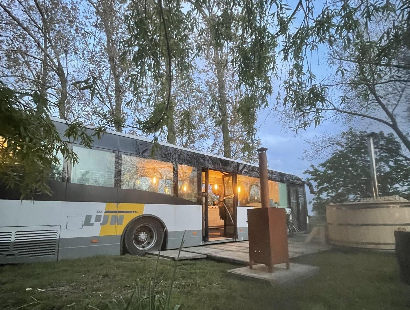 Lijnbus op pensioen - OrigineelOvernachten