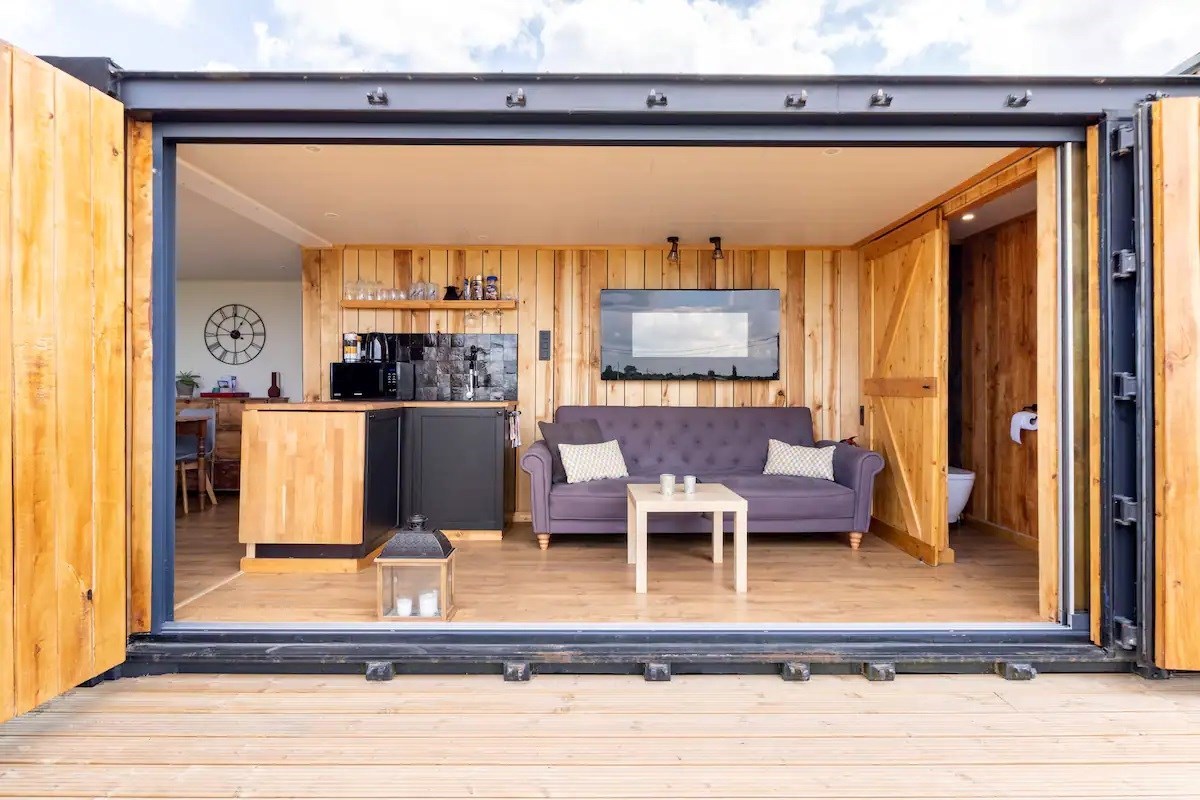 Gezellige wooncontainer met uitzicht op de West-Vlaamse boerenvelden ...