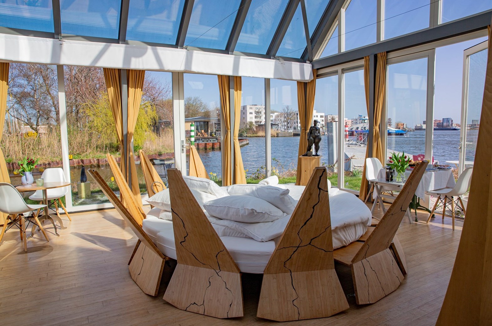 Romantische panorama suite aan het IJ - OrigineelOvernachten